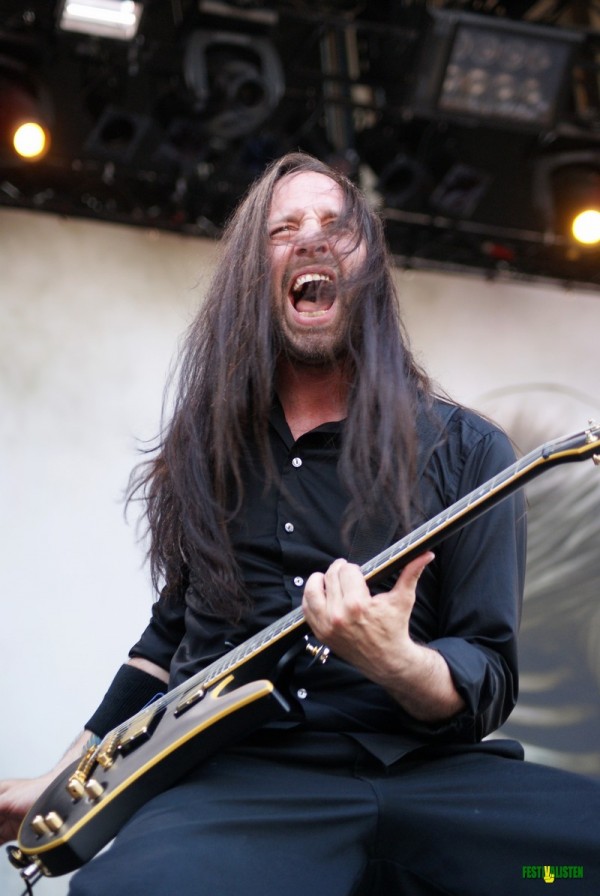 Abschied nach 9 Jahren: Jessica Ruestow verlässt Lindemann - Festivalisten